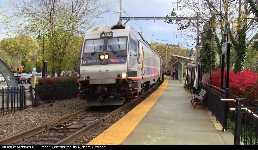 ALP-45DP 4503 on Train 725